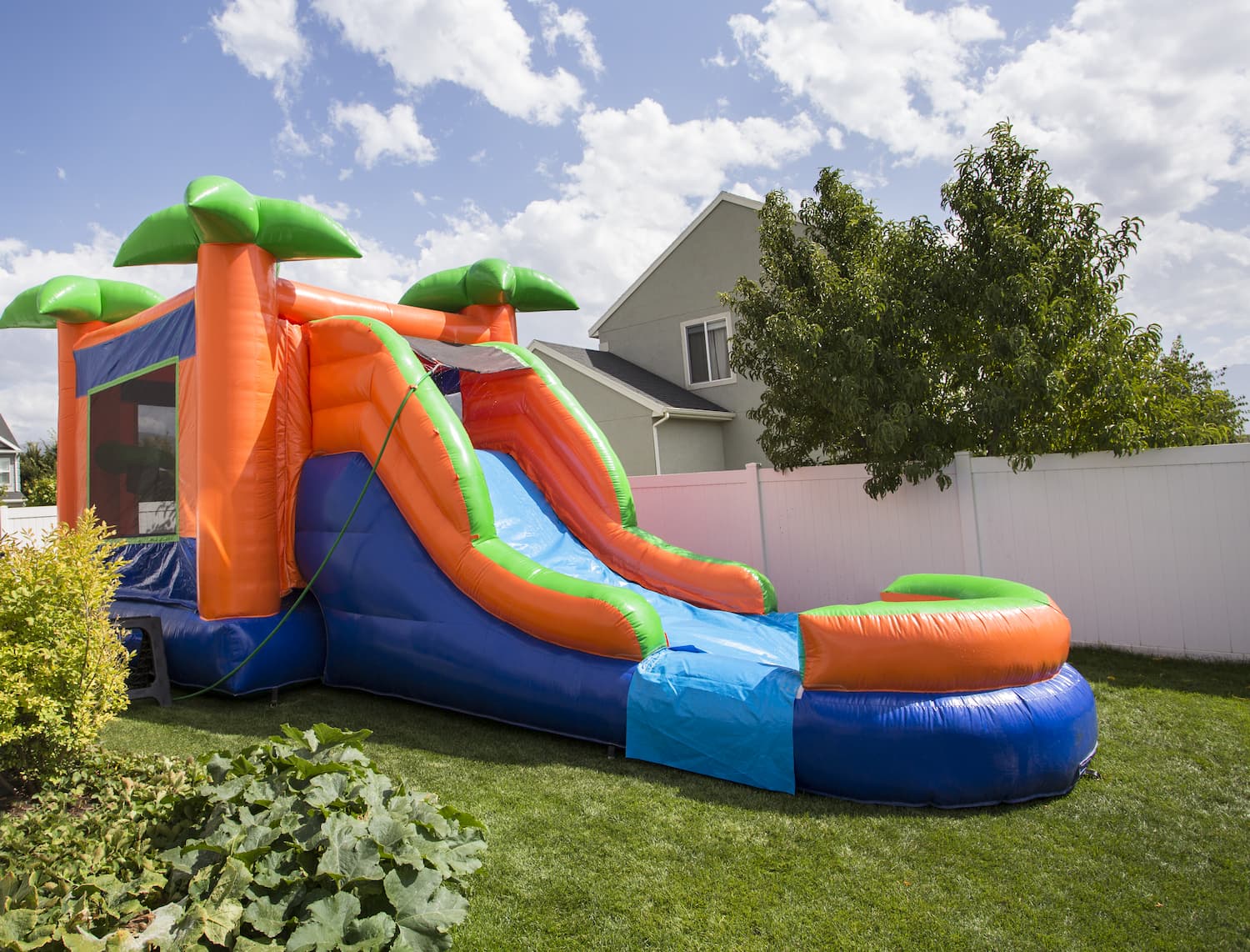 Inflatable Bounce House Insurance 101: A Business Owners Guide – Big ...